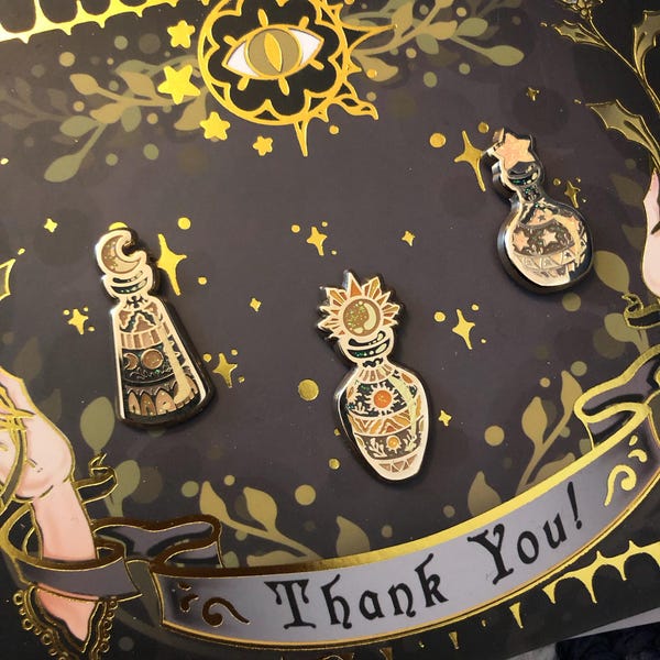 VINTAGE SPINNING GLOBE. Enamel Pin. Gold Finish. Interactive Hard ...