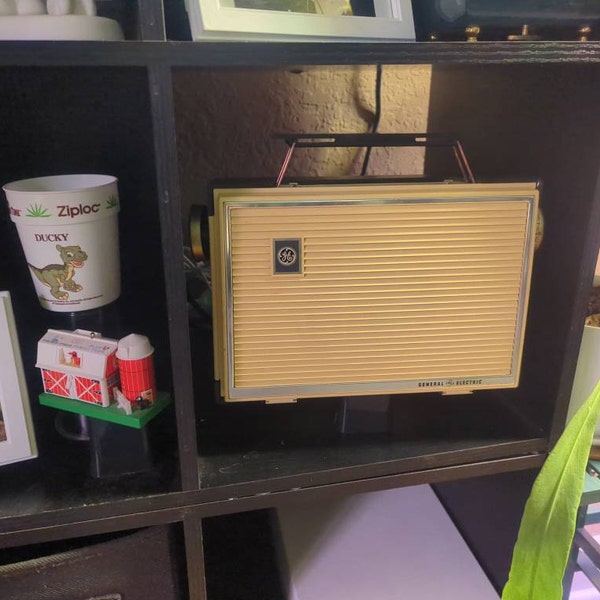 Vintage Cool 1948 Emerson Radio Model 1003 Now A Bluetooth Speaker Free ...