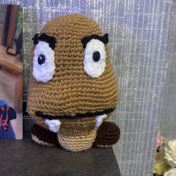Amigurumi Crochet Pattern: Super Mario Goomba - Etsy