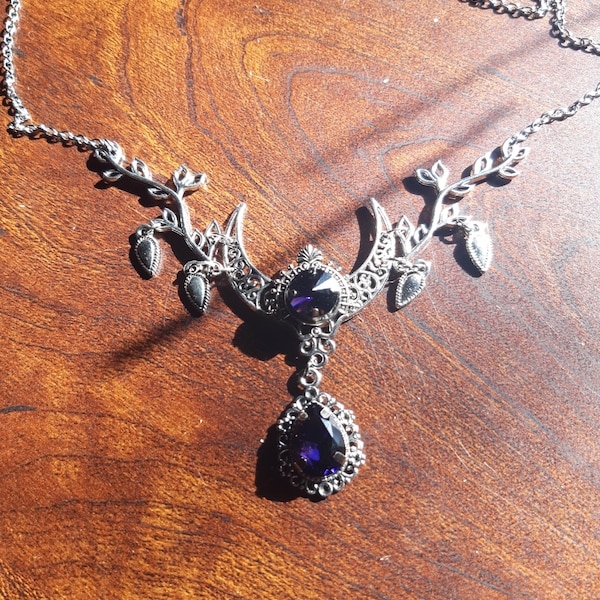 Emerald Green Crescent Moon Goddess Priestess Celtic Elven Elf Elvish ...