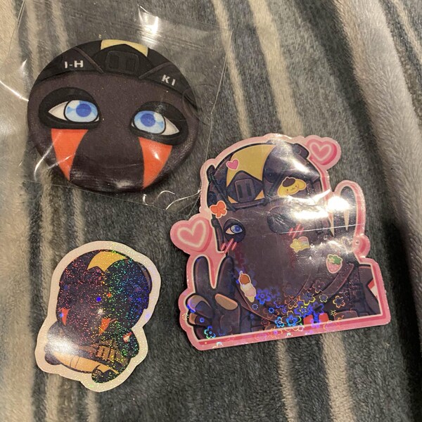 IN STOCK Outlast Trials Glow in the Dark Keychains 3 Mother Gooseberry ...