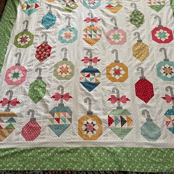 Lori Holt Home Town Holiday Sampler Quilt Pattern by It's Sew Emma P051 ...