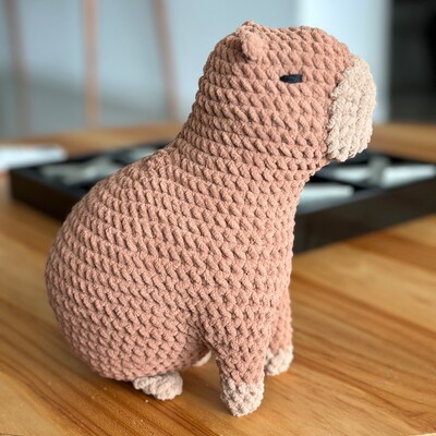 Sitting Capybara Crochet Pattern. Capybara With Top Hat and Bow Tie for ...