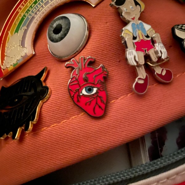 EYE HEART YOU - Enamel Pin - 25mm Black Nickel Plated - Etsy