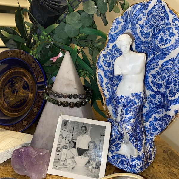 Venus De Milo Sculpture: Decoupage Oyster Shell, Blue Damask Pattern - Etsy