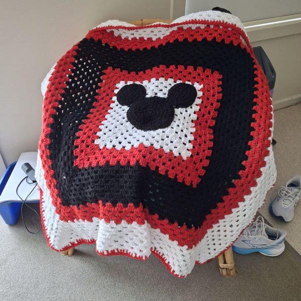 Crochet Pattern for Mickey/minnie Granny Square Blanket - Etsy
