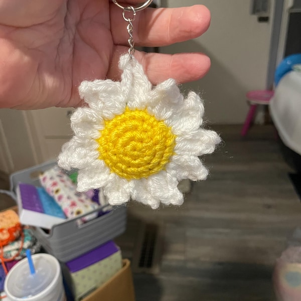 Crochet Sunflower/ Daisy Keychain Pattern, Crochet Flower Pattern ...
