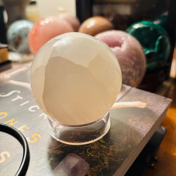 Crystals for Cancer Zodiac Sign, Moonstone, Red Jasper, Rose Quartz ...