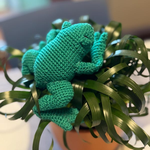 Little Realistic Frog - Critter Stitch Crochet Pattern/amigurumi - Etsy