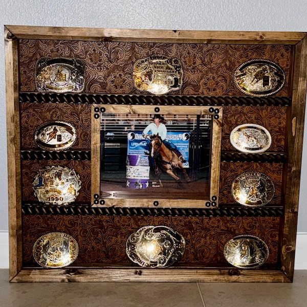 ENGRAVED RED OAK Trophy Spur Display Stand - the Perfect Display Piece ...