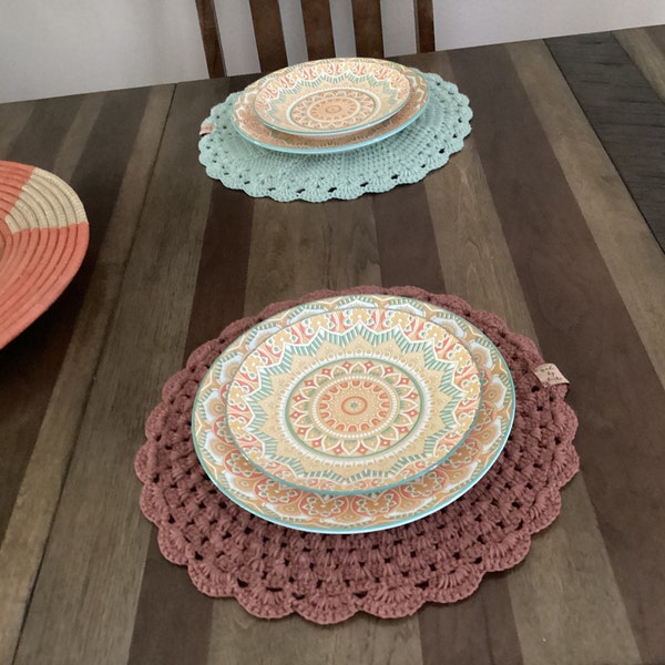 Crochet Plate Charger/ Handmaid Dinning Charger/ Round Place Setting ...