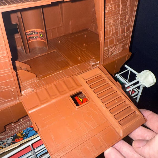 Space Paranoids Themed Coin Pusher. 1:6 / Sixth Scale. Great for ...