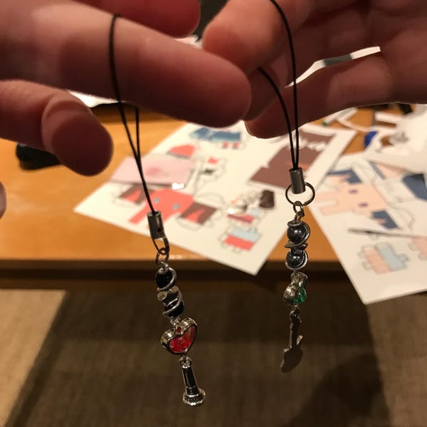 Alien Stage : Ivantill Matching Phone Charm - Etsy UK