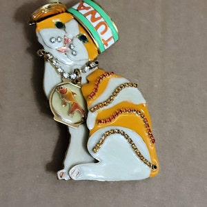 BROOCH LOCK Holds Your Clasp in Place and Along With the Pin Anchor ...