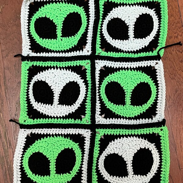 Alien Head Granny Square - Etsy