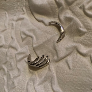 Anatomical Gripping Hand Skeleton Ring, Silver Finger Ring, Cool Wrap ...