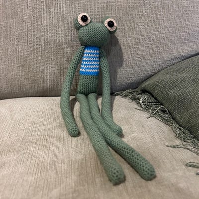 Anna Frog Crochet PDF Pattern - Etsy