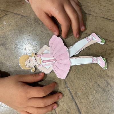 Dress up Paper Dolls With Modern Clothing Accessories Fun and Easy DIY ...