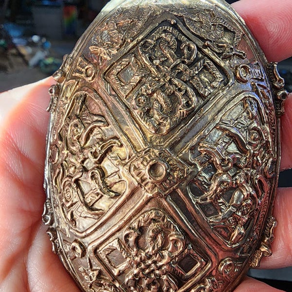 Helm Plaque Dancing Men With Spears PV04 - Etsy