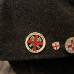 New Beautiful Glossy Red Poppy Pin Badge UK Lest We Forget - Etsy