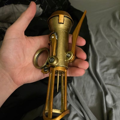 ARCANE League of Legends: Silco's Eye Syringe Prop Replica - Etsy