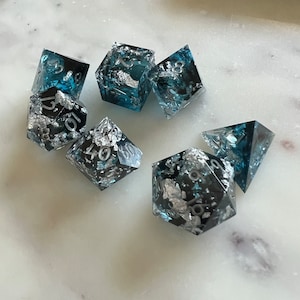 Coldhearted Icy Blue Gradient Handmade Resin Sharp Edge Dnd Dice Set ...