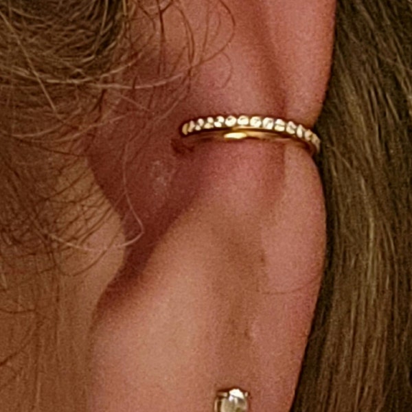 ASTM F136 Titanium Gem and Smooth Crossover Conch Clicker Hoop, 12mm ...