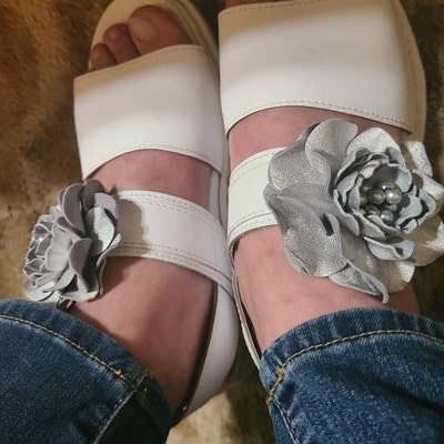 Black Leather Iris Flower Brooch/hairclip, Real Leather Pin, Floral ...