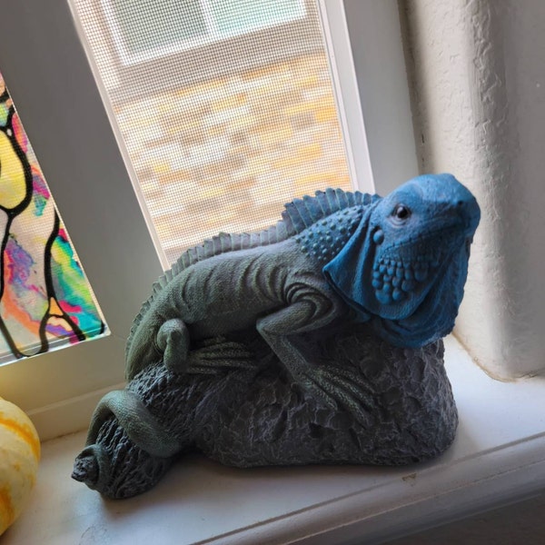 Iguana, Iguana Garden Statue, Reptile Garden Decor, Painted Concrete ...