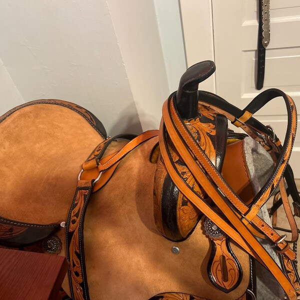 Western Barrel Saddle With Matching Tack Set: Hand Carved Buffalo ...