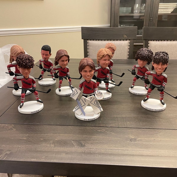 Custom Bobbleheads Couple With Cat, Personalized Bobblehead for Parents ...