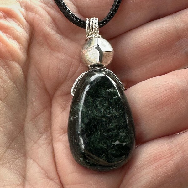 Sodalite Known as the Poets Stone for Increasing Creativity and ...