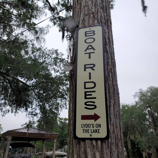 Boat Rides Sign, Personalized Vertical Lake Name Sign, Custom Arrow ...