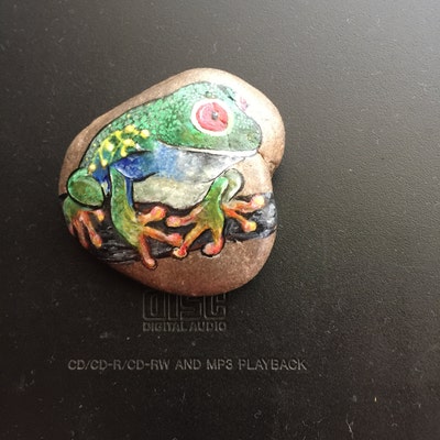 Hand Painted Green Frog Hand Painted Pebble Rock Stone Wild - Etsy