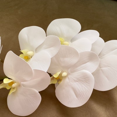 The King Real Touch Floral Arrangement Centerpiece, Artificial Silk ...