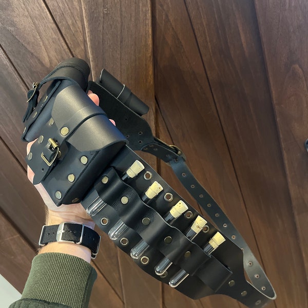 Explorer's Pauldron Leather Armor for LARP and Cosplay - Etsy