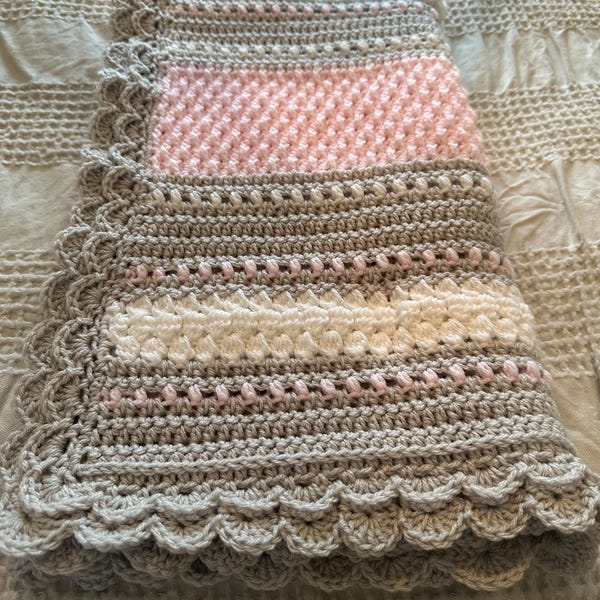 Crochet Flower Hot Pad Pattern: Round Trivet, Shabby Chic Potholder ...