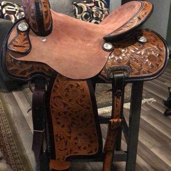 Western Barrel Saddle With Matching Tack Set: Hand Carved Buffalo ...