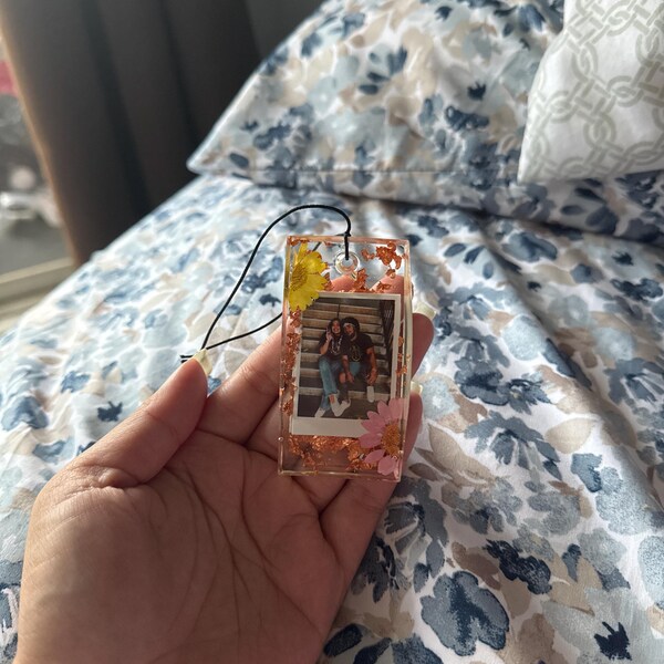 Custom Anime Resin Photo Keychain Custom KPOP Resin Photo Keychain ...