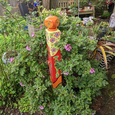 Garden Totem With a Twist - Etsy