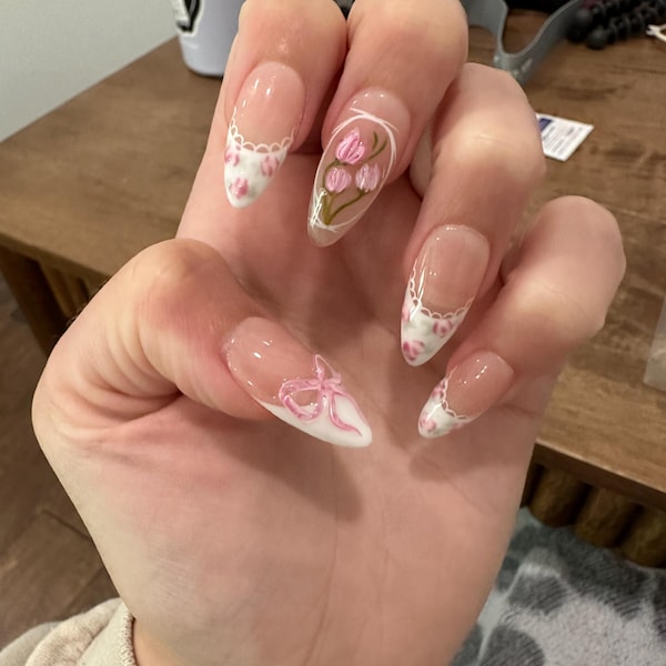 LYNETTE | Ditsy Coquette Floral Press on Nails | Hand Painted Flower ...