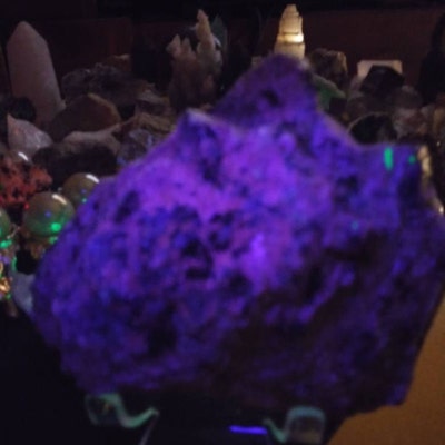 Set of 10 Medium Sized UV Short Wave Reactive Fluorescent Mineral Rock ...