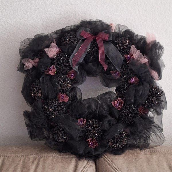 Gothic Noir Wreath, Goth Decor, Wall-hanging, Door-hanging, Everyday ...