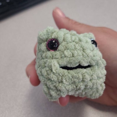 CROCHET PATTERN Ghost Stress Ball No Sew Amigurumi Crochet Squeeze ...