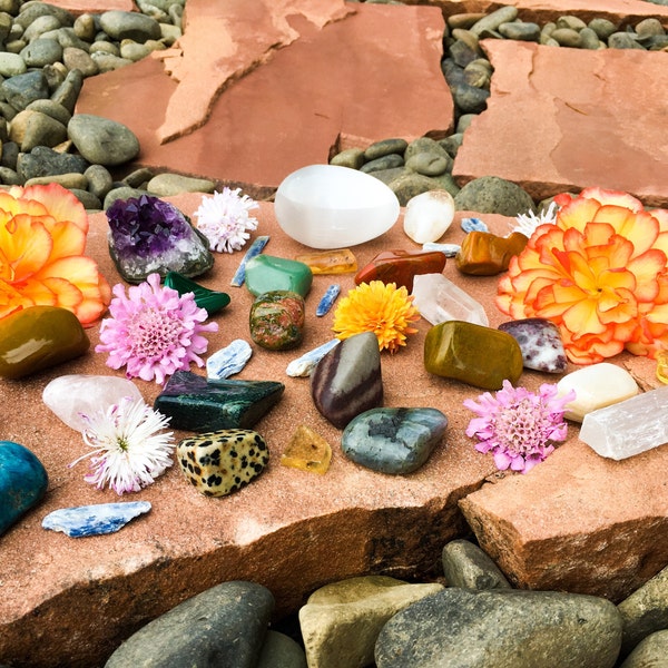 Earths Elements Hand Poured Soy Wax Crystal Infused Candles - Etsy