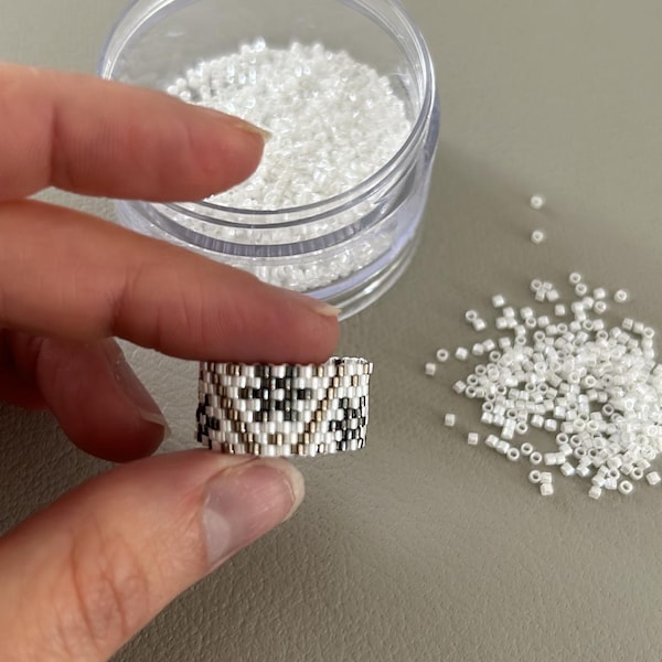 Beaded Snowflakes Ring as Seed Bead Ring Pattern - Peyote Ring Beading ...