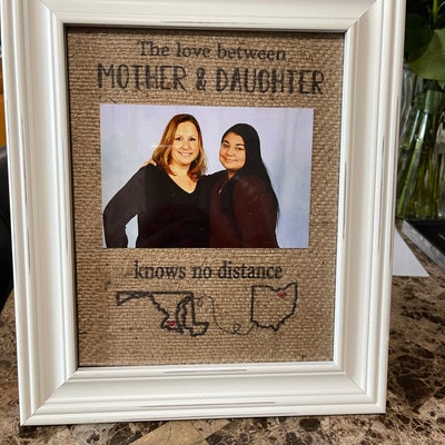 Long Distance Mom Daughter Gift the Love Between A Mother and Daughter ...
