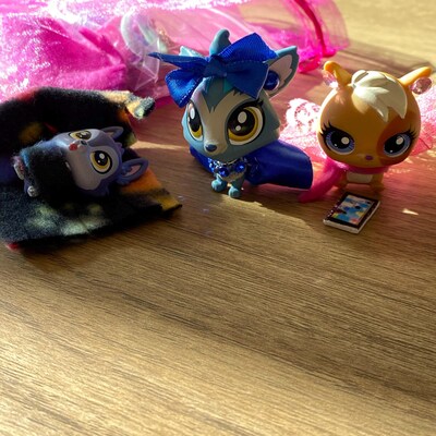 LPS Sweet Sprinkles Candy Shop Cat 3822 Cat 3077 Mini Sweetie Pets and ...