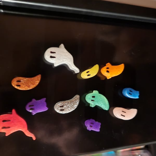 A Haunting of Ghosties - Magnets - Set of 5 or 10 Ghost Magnets ...