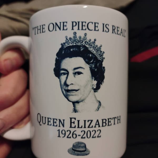 The ONE PIECE is REAL! -queen Elizabeth (sweatshirt) - Etsy
